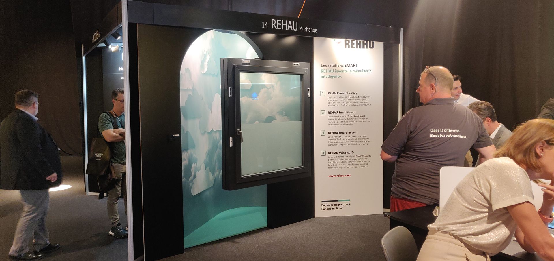 Conception et fabrication du stand Rehau pour Architect@work 2022 ...